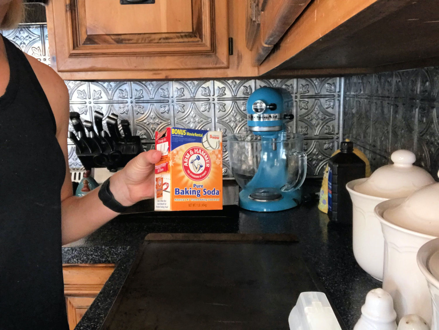 How to Easily Get Baking Sheets Looking New Again - Sunny Side Up ...
